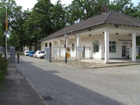 Henning-von-Tresckow-Kaserne – PotsdamWiki