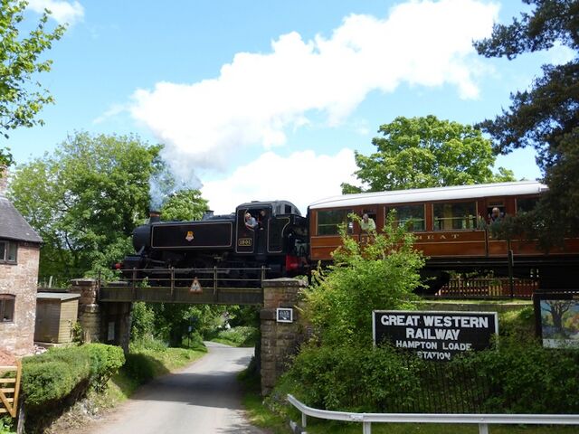 Underbridge at Hampton Loade - SVR Wiki